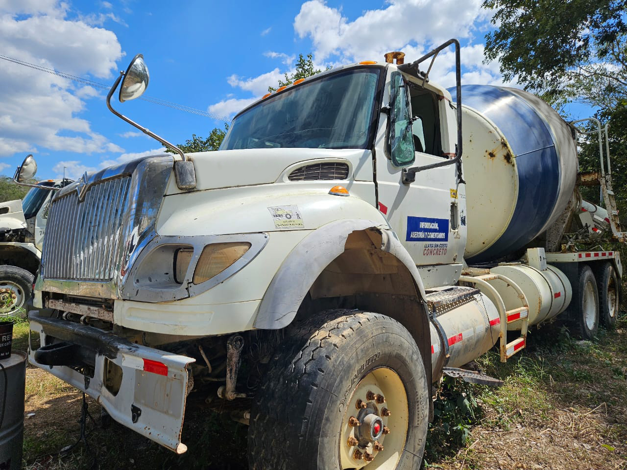 Logistic Valuation & Auctions